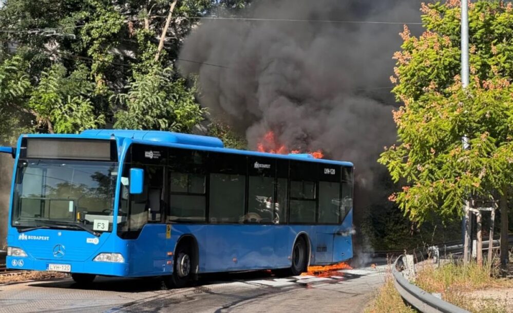 Hol van Kamu Geri? Újabb lángoló BKV-busz Karácsony Gergely fővárosában, most a Farkasréti ...